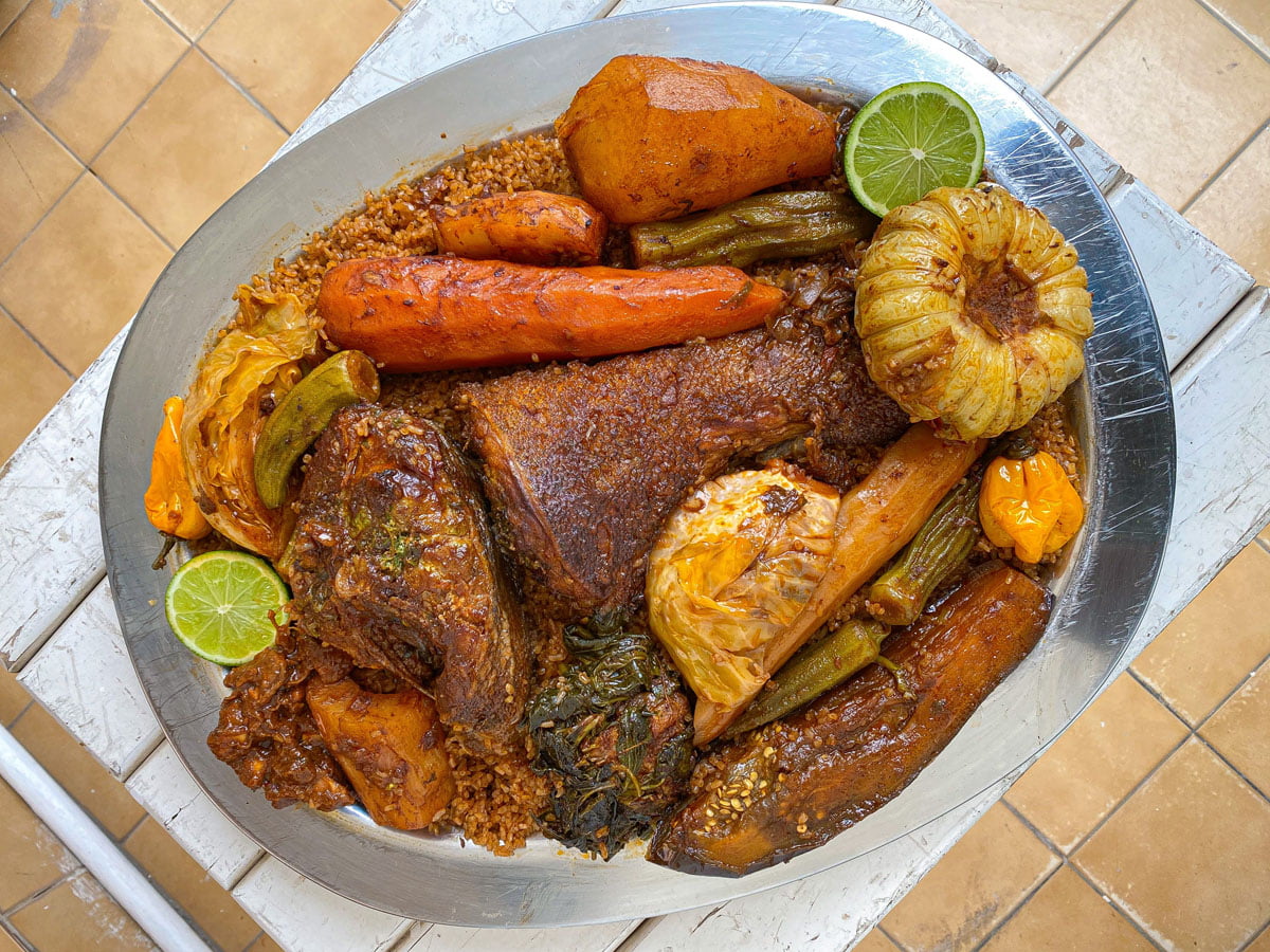 Savourez l'Âme de la Cuisine Sénégalaise : Le Thieboudienne, un Voyage ...